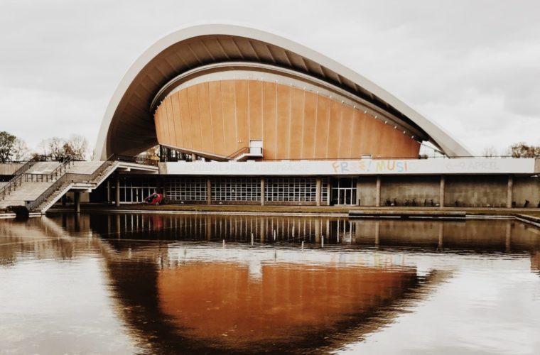 Floating Pavilion, an experiment in sustainable architecture
