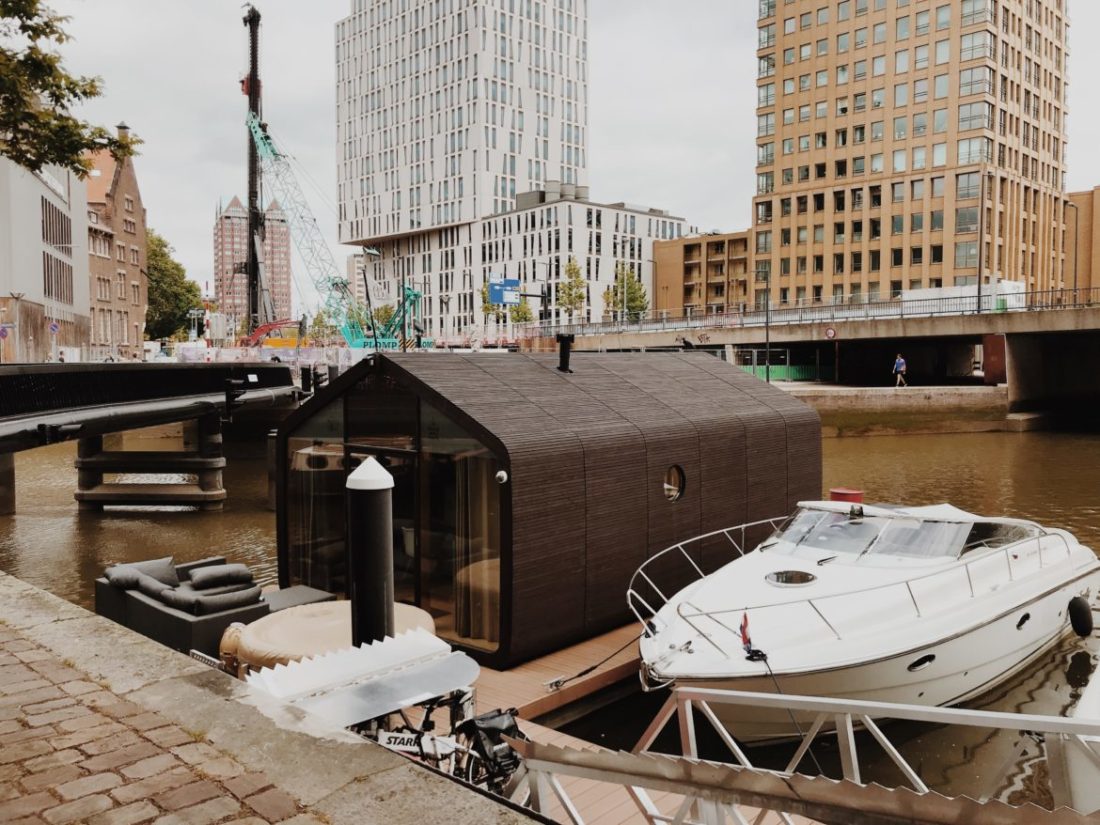 Wikkelboat, an original place to spend a night in the heart of Rotterdam
