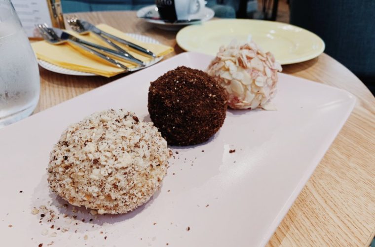 Terminal F Split, a new restaurant designed as aerodrome